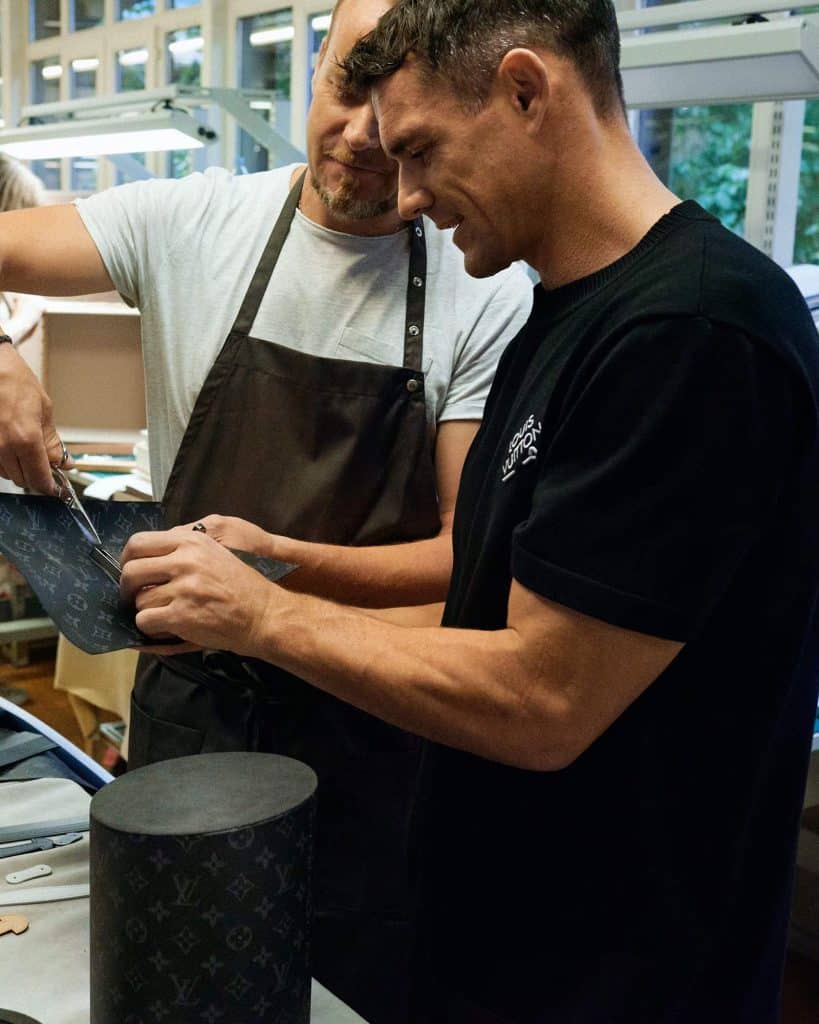 Louis Vuitton colabora con Dan Carter para el baúl Malle Vestiaire ...